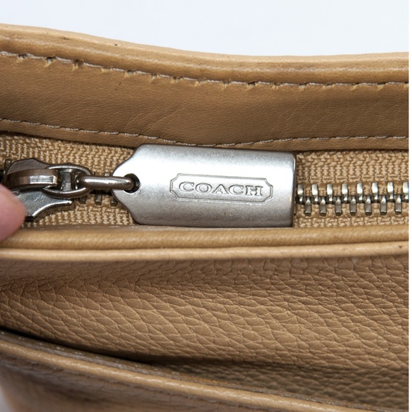 Coach | Bags | Coach Vintage Lt Tan Hudson Small Zip Bag 687 | Poshmark